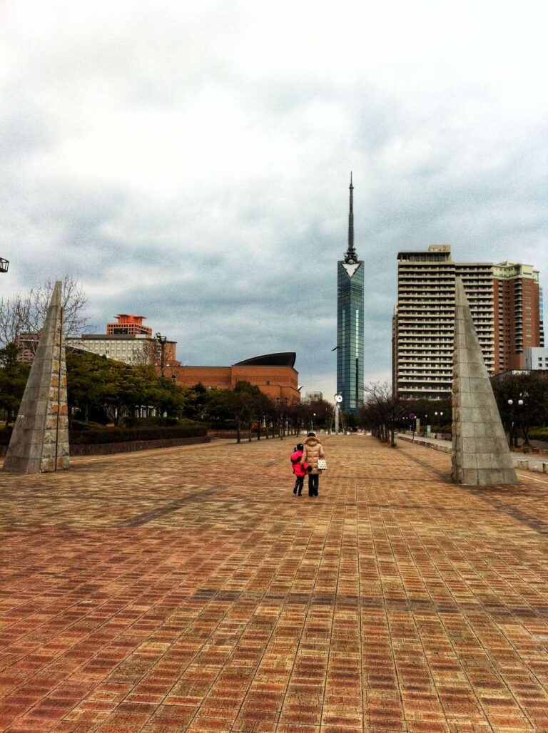 Seaside Momochi - A Complete Guide to Fukuoka's Seaside