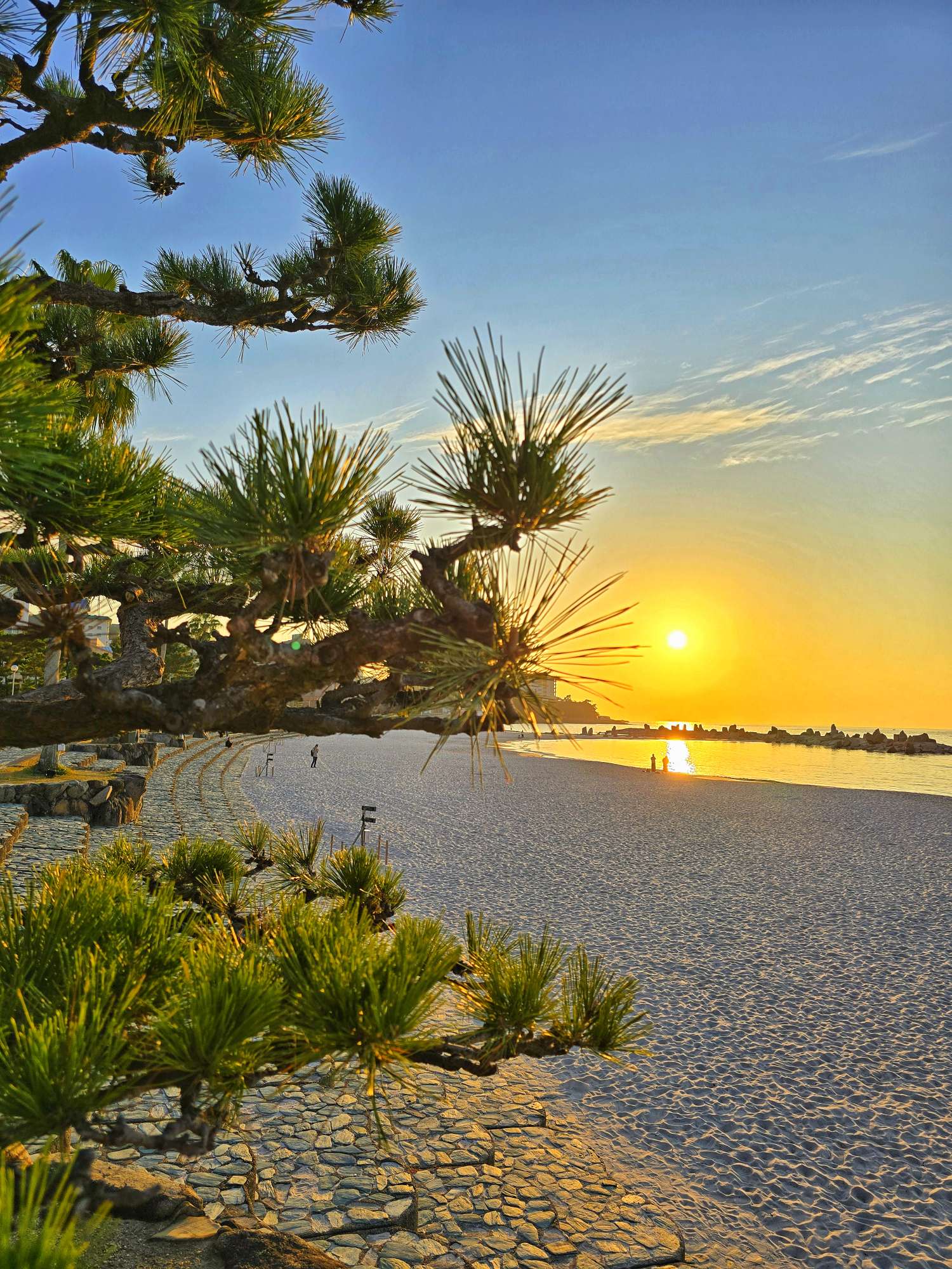 Shirarahama - The Guide to the Ultimate Japan Beach Experience